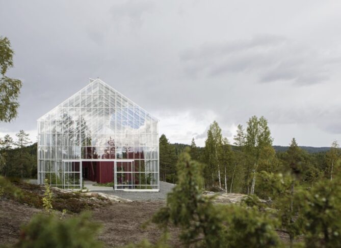 House inside a greenhouse in Norway: Madness or brilliant idea?